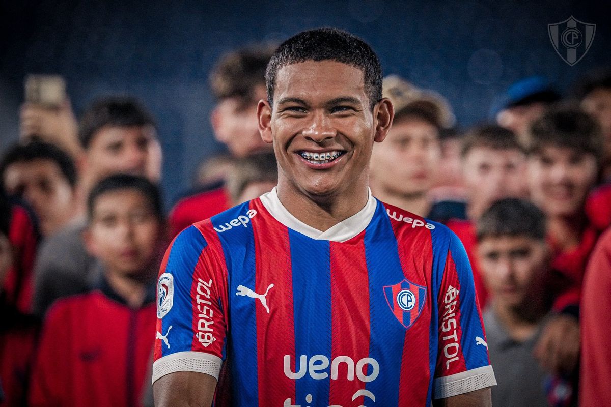 Manchester United Resmi Datangkan Diego Leon dari Paraguay