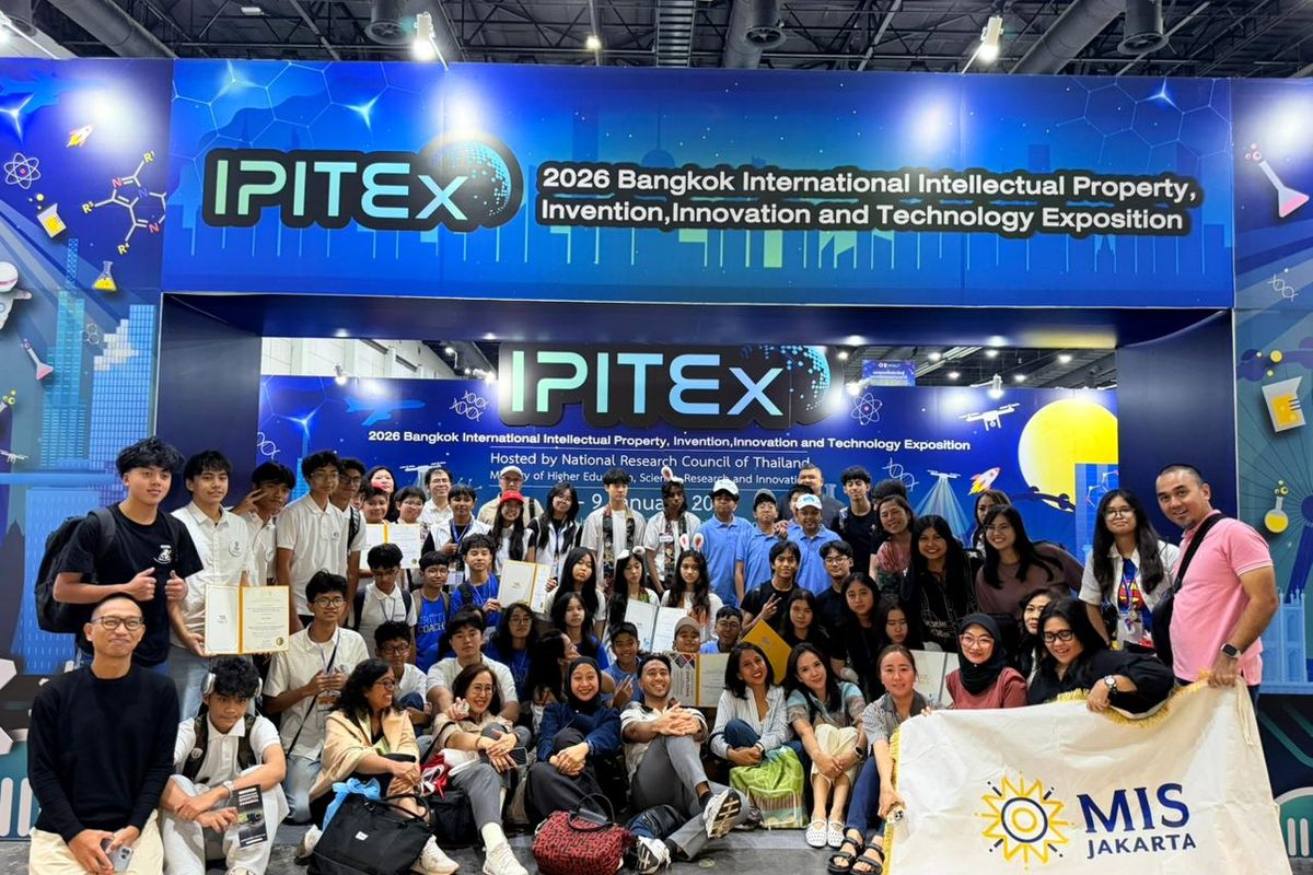 Sekolah Mentari Panen Medali di Bangkok International IPITEx 2026
