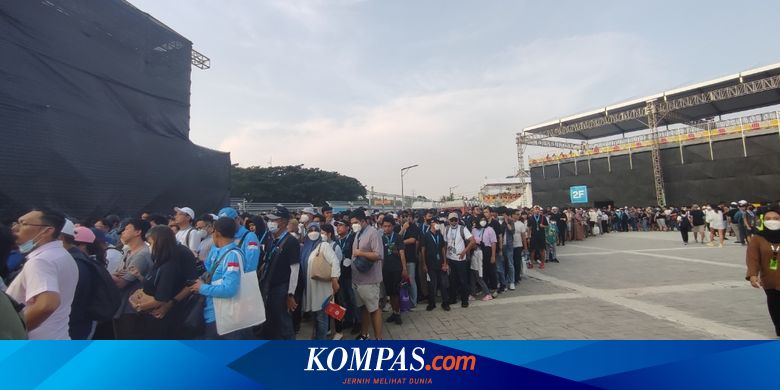 Balapan Formula E Selesai, Penonton Antre Keluar dari Area Grandstand
