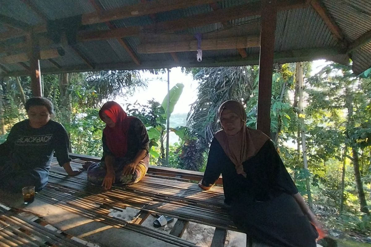 "Setiap Melihat Air di Bendungan Meninting, Kami Selalu Menangis"