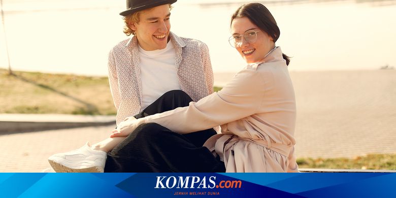 Cara Menghadapi Stigma Saat Berpacaran dengan Pria Lebih Muda