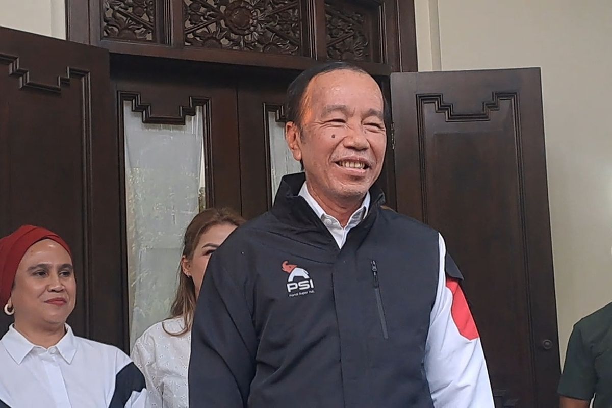 Makna Jaket PSI untuk Jokowi, Andy Budiman: Pak Jokowi Panutan PSI