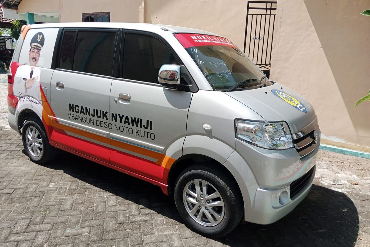 Banyak Mobil Siaga Desa Masih Berstiker Mantan Bupati Nganjuk yang Maju ...