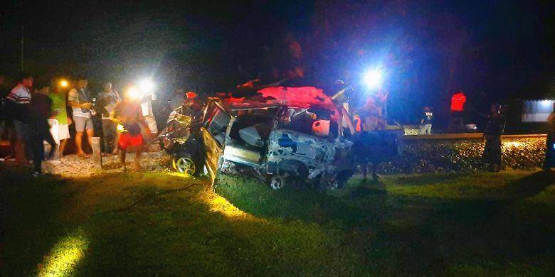 Berita Harian Kereta-api-tabrak-mobil Terbaru Hari Ini - Kompas.com