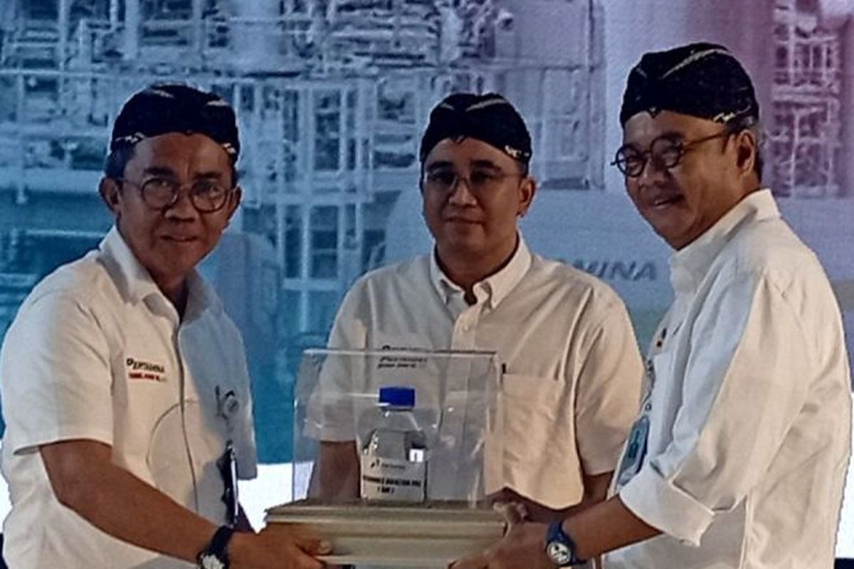Pertamina Kirim Bahan Bakar Pesawat dari Minyak Jelantah untuk Pertama ...