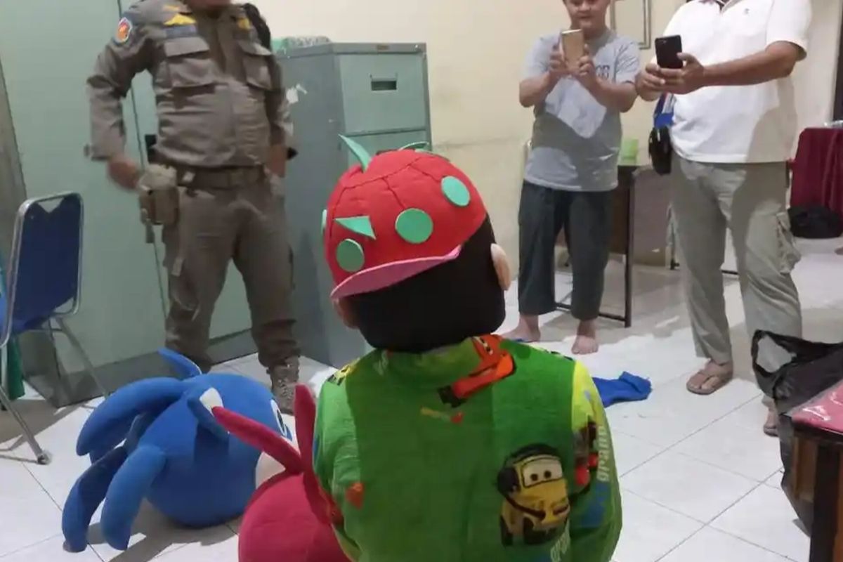 Fenomena Badut Mengemis Libatkan Anak di Pangkalpinang Kian Marak