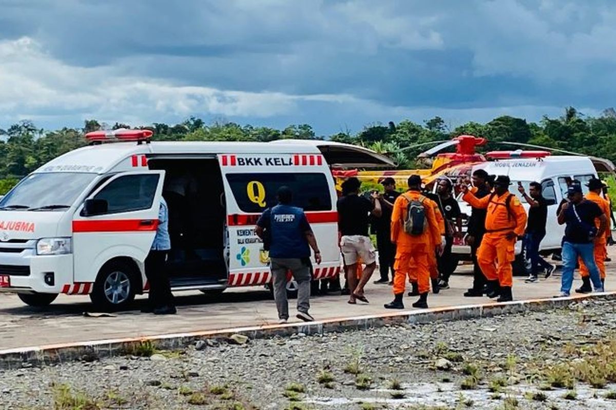 4 Jenazah Korban Jatuhnya Helikopter di Mimika Diterbangkan ke Kampung ...