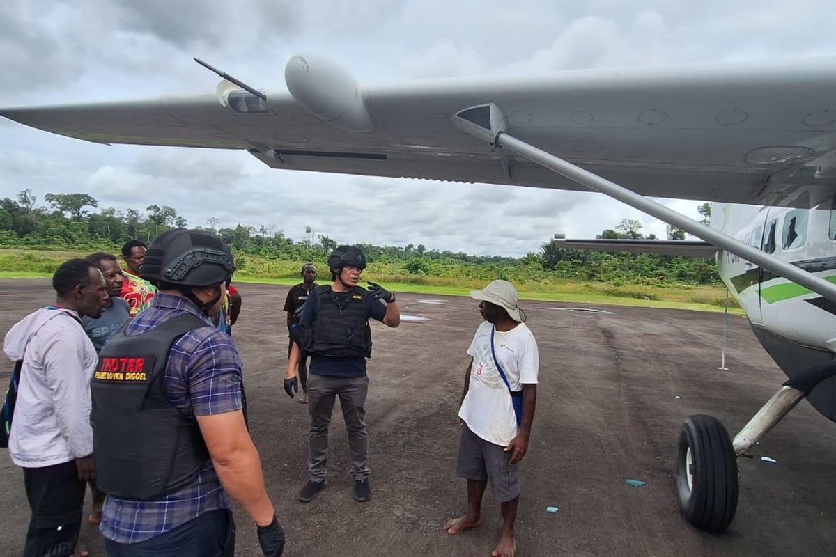 Penembak Pilot Smart Air Diburu ke Yahukimo, Bandara Koroway Batu ...