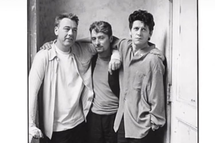 Lirik dan Chord Lagu Over the Hillside - The Blue Nile