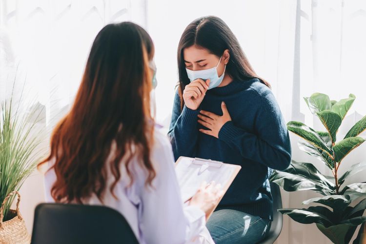 Foto : Dokter Spesialis Pernapasan Ungkap Ciri-ciri Batuk yang ...