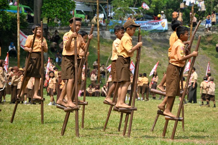 Foto : Lirik Hymne Satya Darma Pramuka dan Mars Jayalah Pramuka, Lagu ...