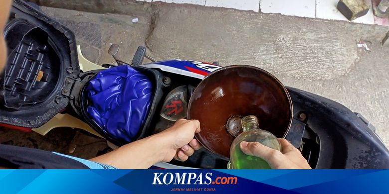 Mitos atau Fakta, Isi Bensin Sampai Luber Bikin Motor Irit BBM?
