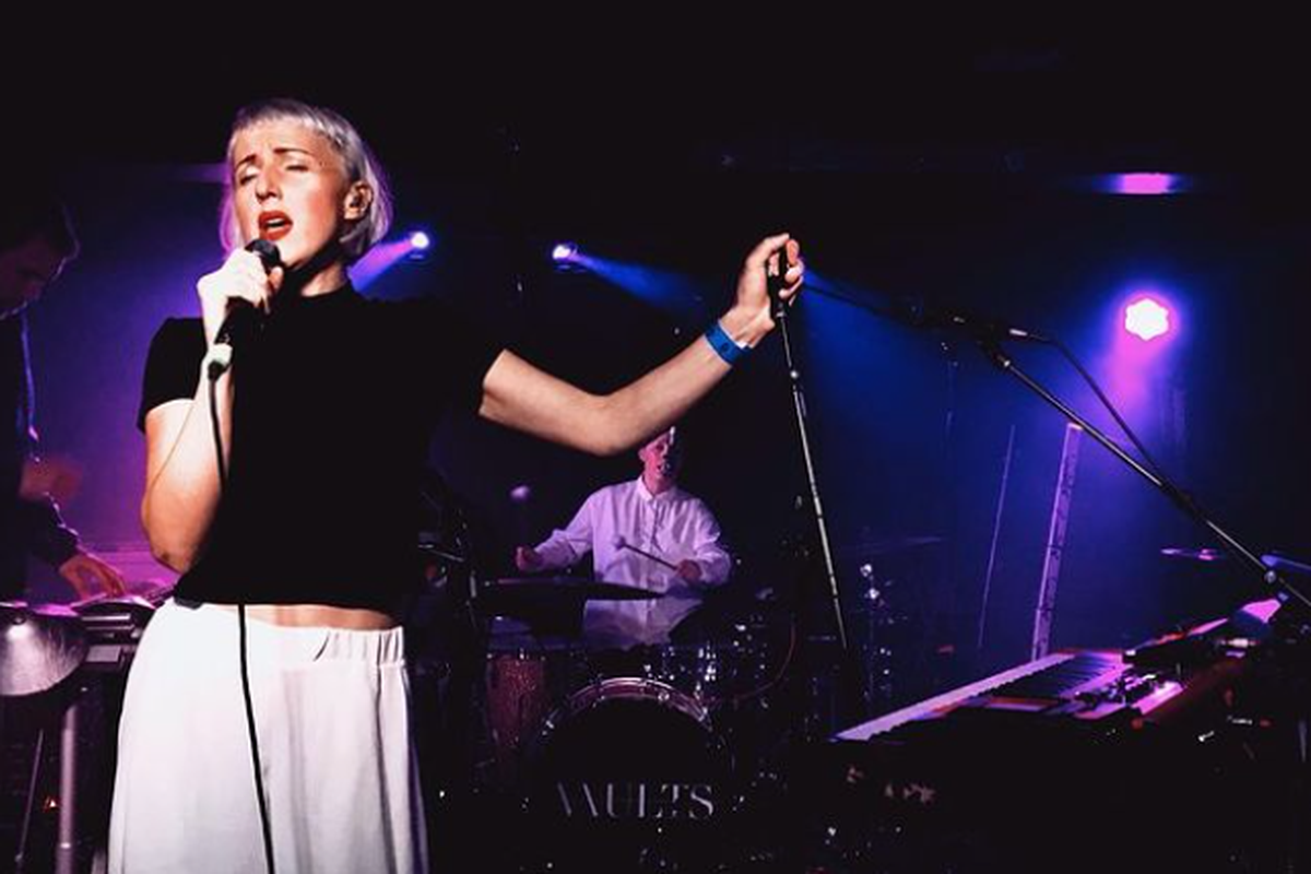 Lirik dan Chord Lagu Vultures dari Vaults