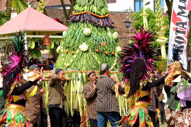Tari Kolosal Hadirkan Sejarah Kota Magelang dalam "Grebeg Gethuk"