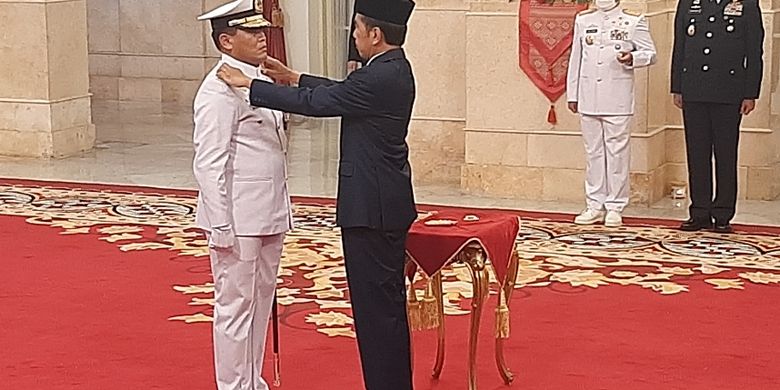 President Jokowi Inaugurates Muhammad Ali as Navy Chief of Staff