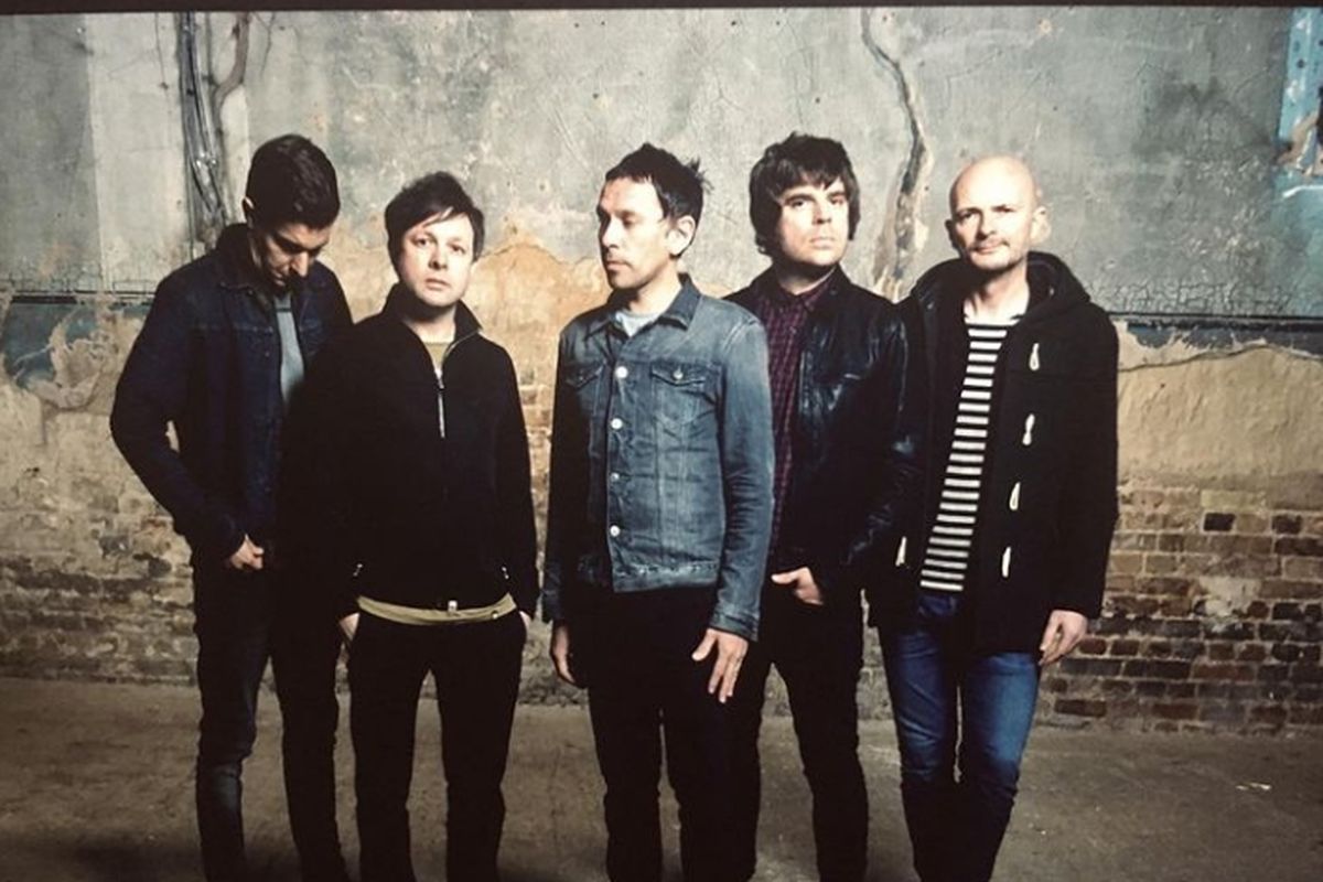 Lirik dan Chord Lagu Chasing Rainbows dari Shed Seven