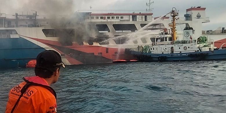 Berita Harian Kapal Terbakar Hari Ini Terbaru Hari Ini - Kompas.com