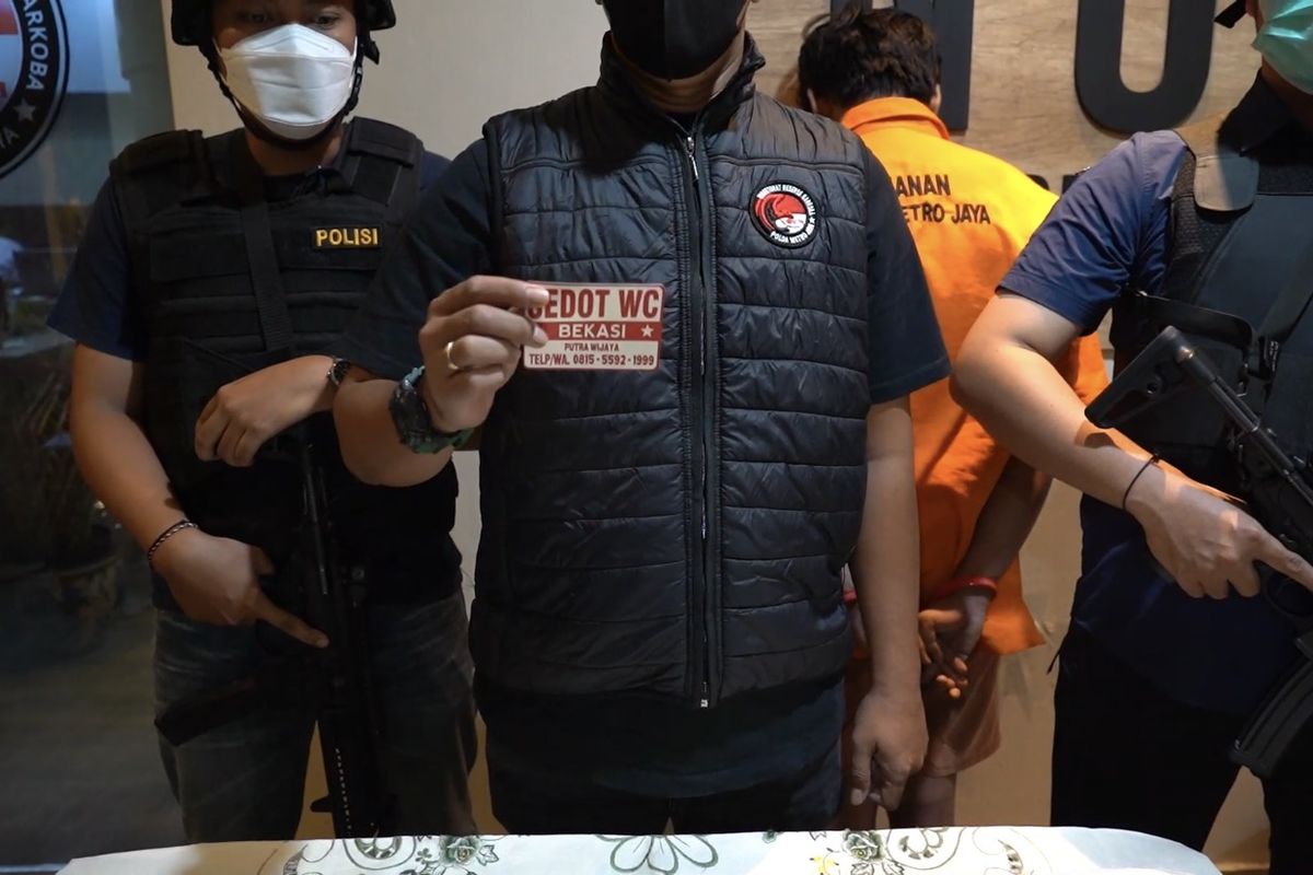 Pengedar Sabu di Jaktim Ditangkap, Modusnya Tempel Stiker Sedot WC di ...