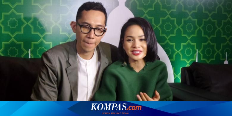 Andien Bakal Lelang Sepatu Kesayangan Syahrini dan Ahok