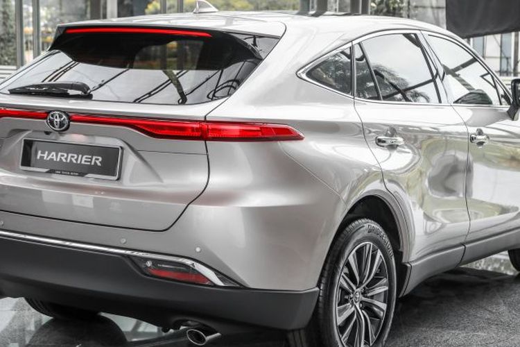 Toyota Harrier Terbaru Meluncur, Harga Rp 800 Jutaan