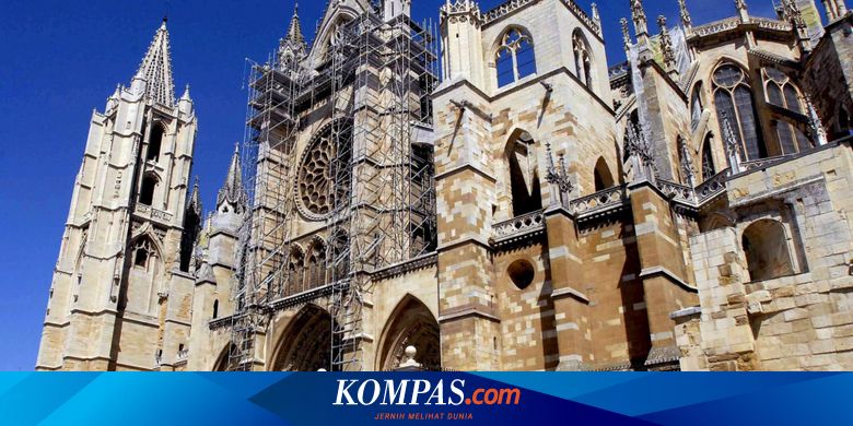 Arsitektur Neogotik di Indonesia, Replikasi Gaya Gotik Eropa