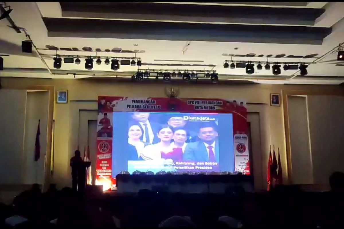 Saat Video Bobby Disoraki Diputar di Rakercabsus PDI-P Kota Medan...