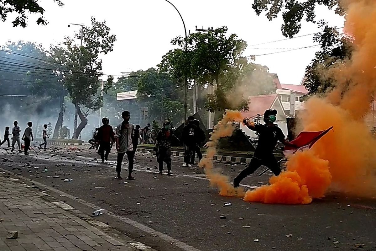 Kena Gas Air Mata Saat Demo UU Cipta Kerja, Apa yang Harus Dilakukan?