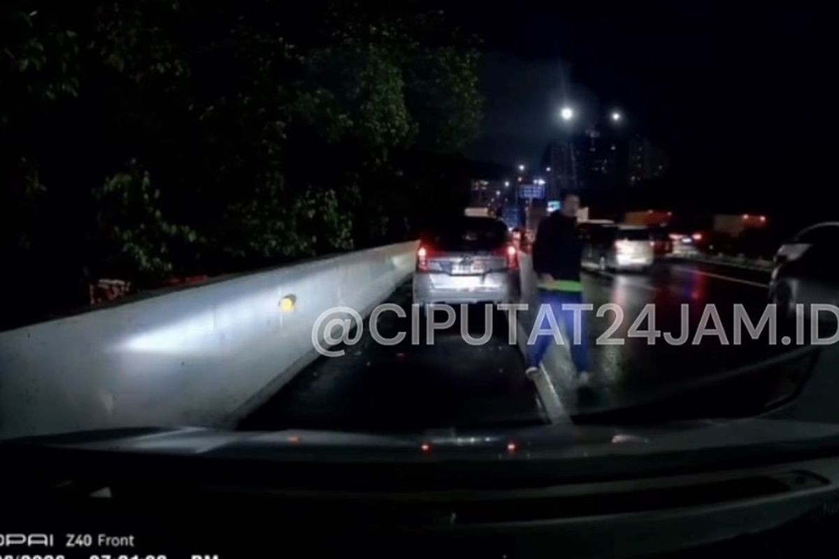 Duduk Perkara Pengemudi Mobil Ngamuk dan Rusak Spion Pakai Kunci Roda ...