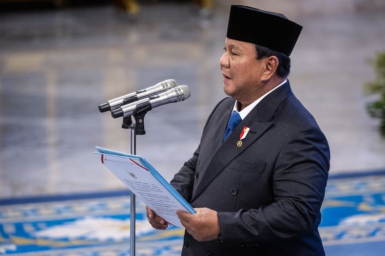 Foto : Perintah Prabowo: Menteri Bersihkan Sampah Kantor Sebelum Masuk ...