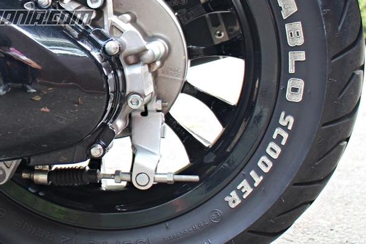 Sangat Mudah, Begini Tips Merawat Brake Lock pada Skutik