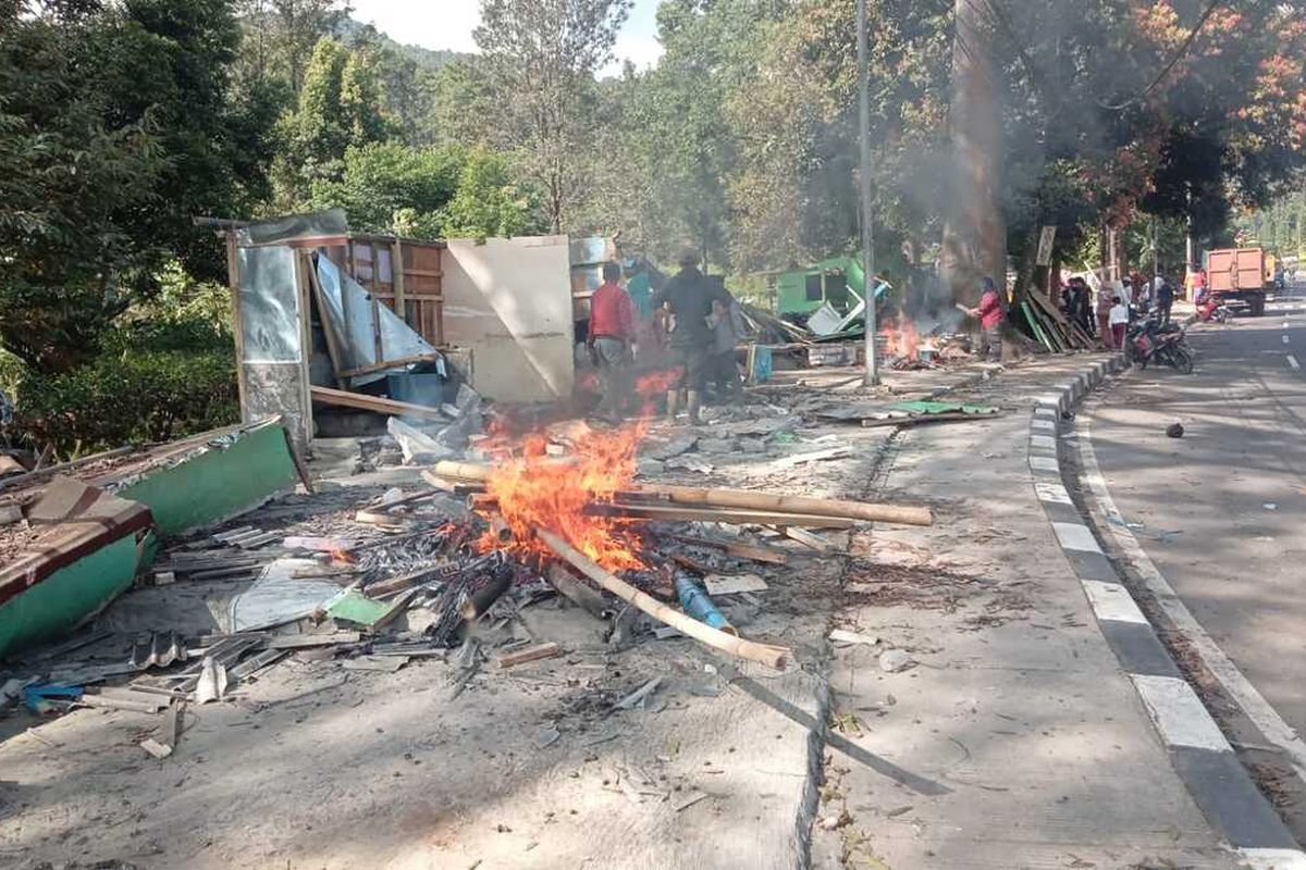 Penertiban PKL di Puncak Bogor Berakhir Ricuh, Pedagang Ogah Pindah ke Rest Area