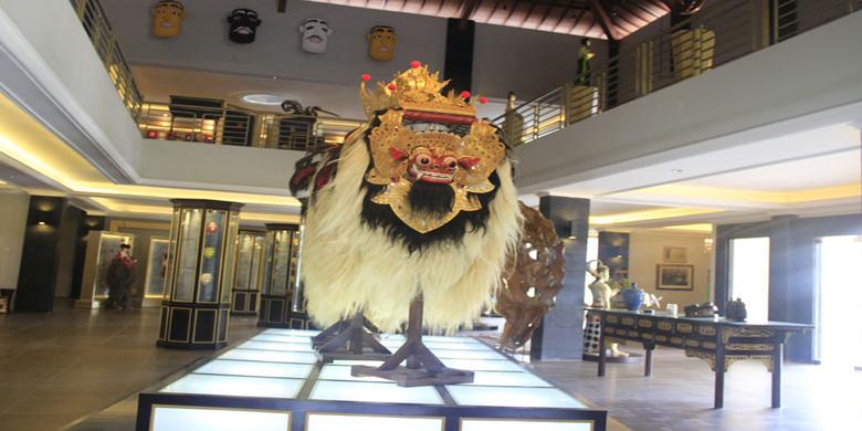 Menikmati Indahnya Topeng dan Wayang di Narada