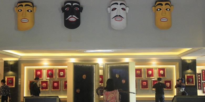 Menikmati Indahnya Topeng dan Wayang di Narada