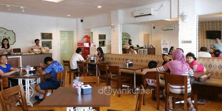 Resto Bernuansa Jadul di Bali