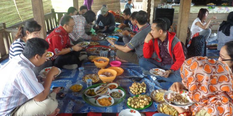 Makan Bedulang ala Bangka Belitung, Cicipi Jamur Pelawan...