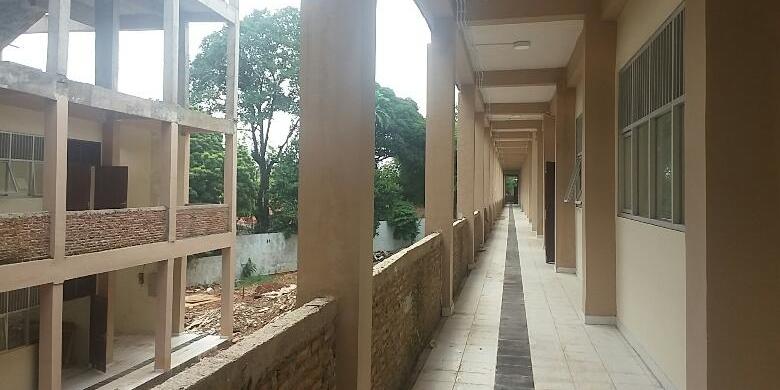 Pembangunan Gedung Lambat, Ratusan Murid SMPN 164 Terpaksa Menumpang di SD