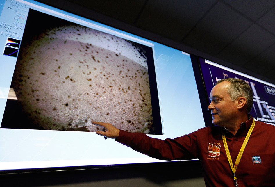 Robot InSight Milik NASA Sukses Mendarat di Planet Mars