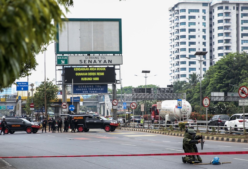 Tas Mencurigakan di Senayan, Tim Gegana Diturunkan