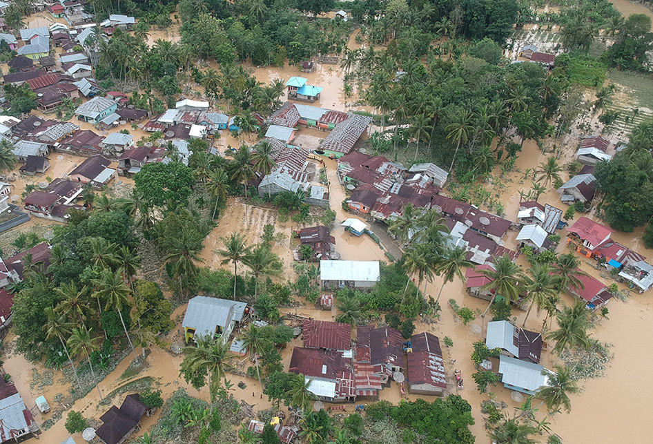 Ratusan Rumah Terendam hingga Jembatan Rusak Akibat Banjir Bandang di Solok Selatan