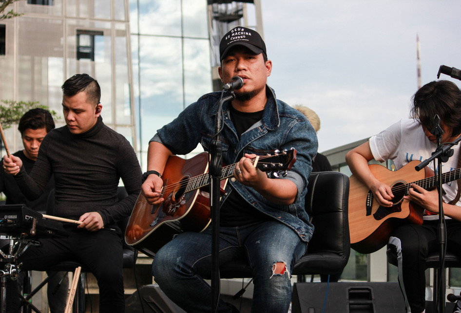 Penampilan Armada di Rooftop Gigs