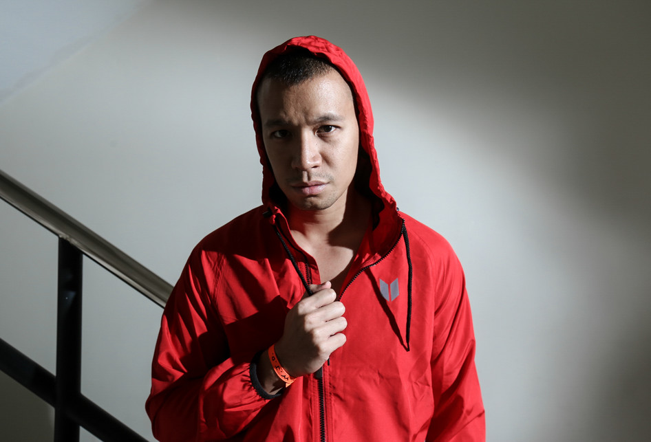 Pose Samuel Rizal saat Promo Eiffel I'm in Love 2