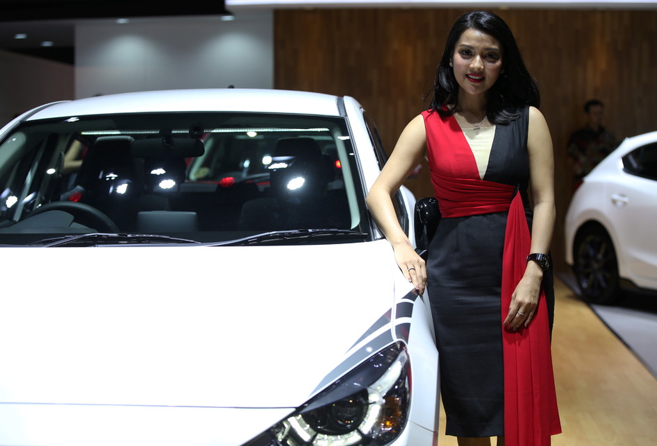 Cantiknya SPG di IIMS, 10 Hari Mejeng Segini Bayarannya, Ternyata ...